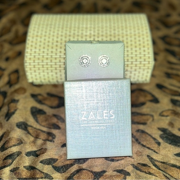 Zales | Jewelry | Zales Sparkling Silver Halo Earrings | Poshmark
